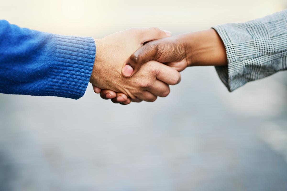 Día Mundial del Saludo: cuándo es, por qué se celebra y qué hacer