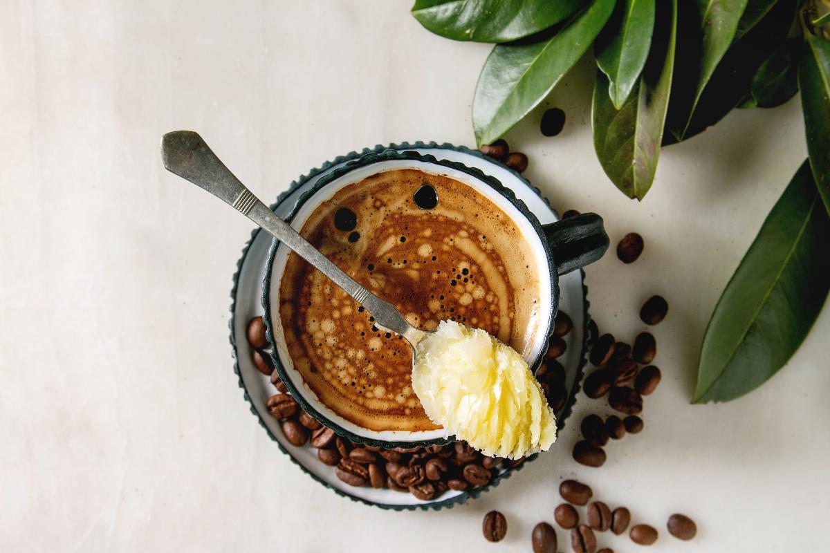 Café keto o bulletproof coffee: qué es, para qué sirve en la dieta ...