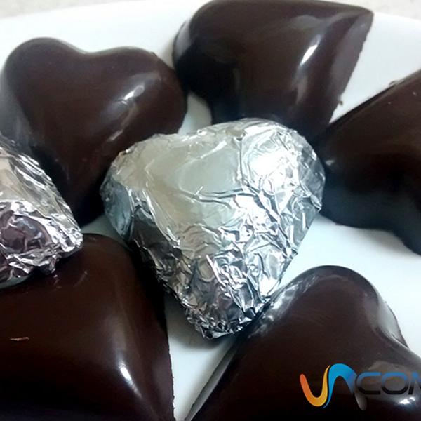 Chocolate Sencillo En Forma De Corazón Arreglo De Corazón Con Rosas