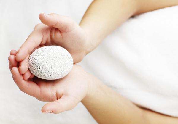 Cómo quitar los callos de las manos