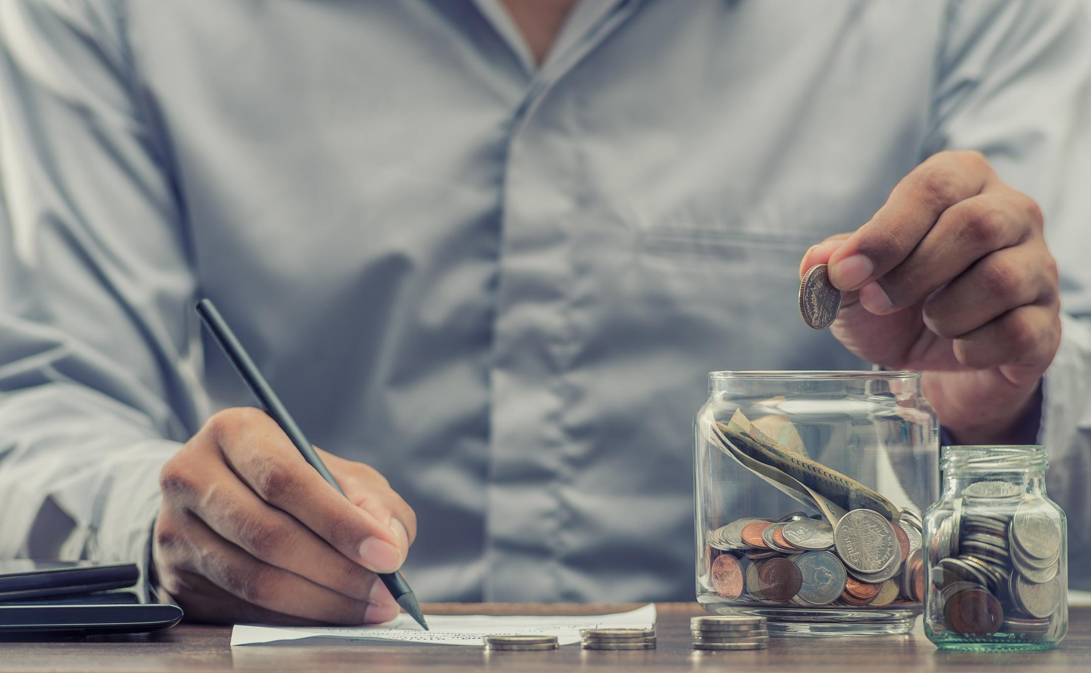 Cómo ahorrar dinero si gano poco - Descubre 8 consejos para paliar los gastos grandes