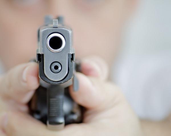 Qué significa soñar que me disparan según la psicología