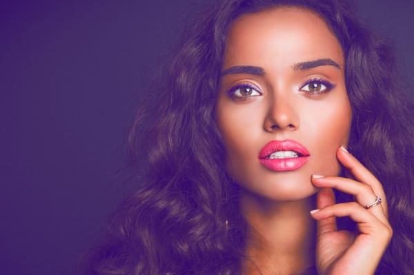 Cómo maquillar los labios caídos - 5 pasos