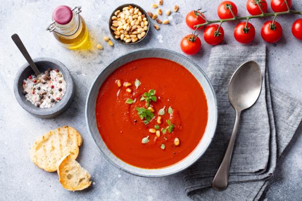 Cómo hacer sopa de tomate casera - Fácil y riquísima