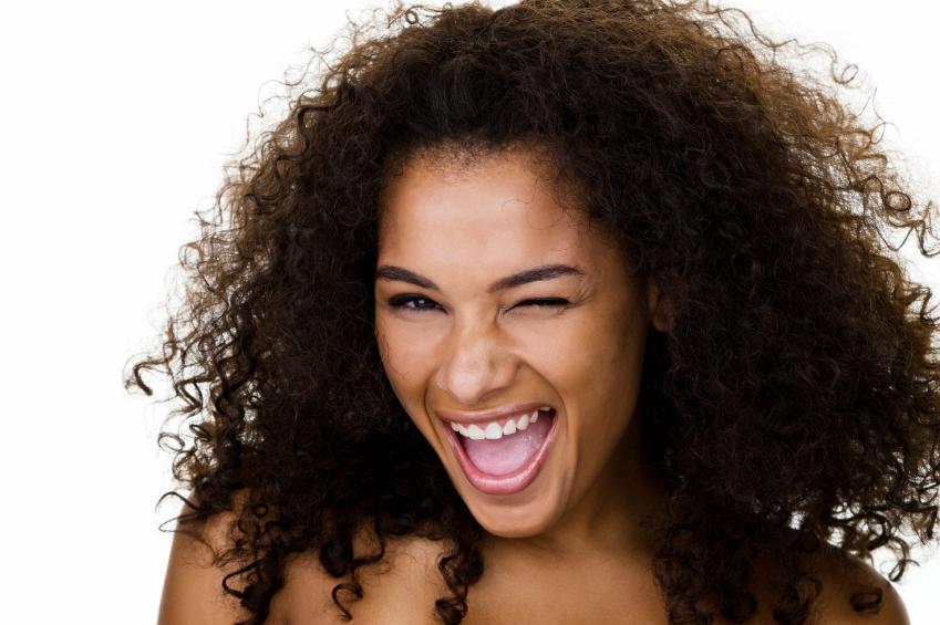 Cómo peinar el pelo rizado - 9 pasos