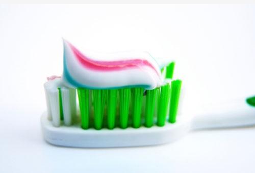 Cómo se dice dentífrico o dentrífico