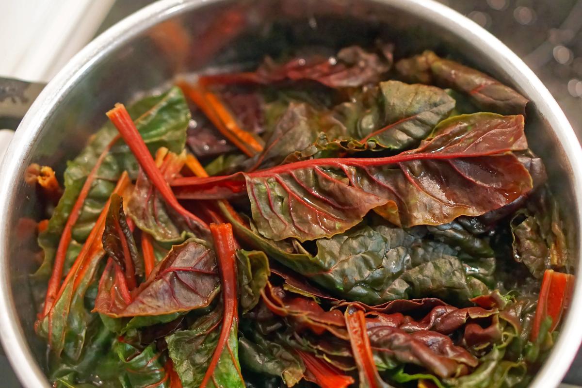 Cómo cocinar acelgas - Descubre cómo esta receta fácil y deliciosa