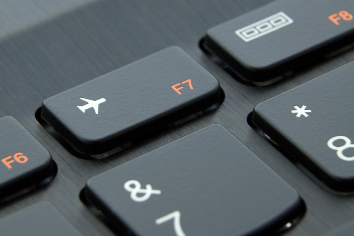 Modo avión: qué es, para qué sirve y cuándo y cómo activarlo de forma fácil