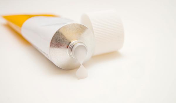 Cómo cerrar una dilatación de oreja - 6 pasos