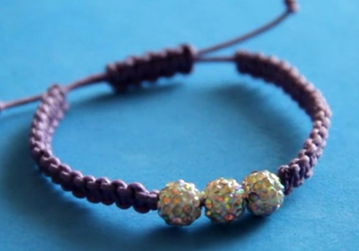 Cómo hacer una pulsera de Macramé