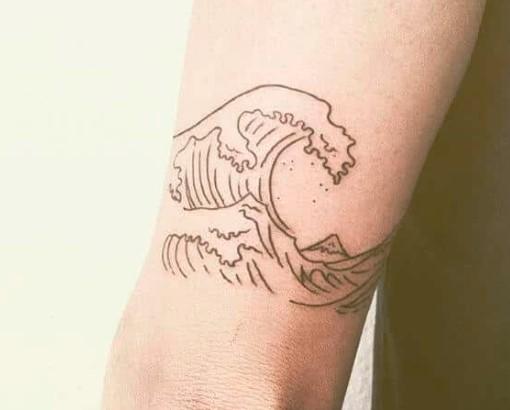 Cuál es el significado del tatuaje de una ola - los 6 más recurrentes