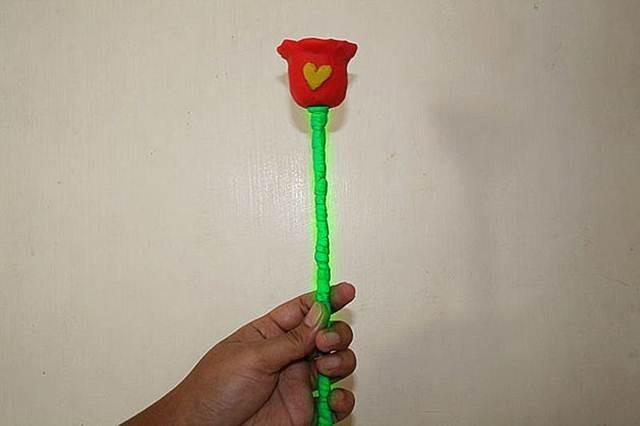 Cómo hacer una rosa con plastilina - 8 pasos