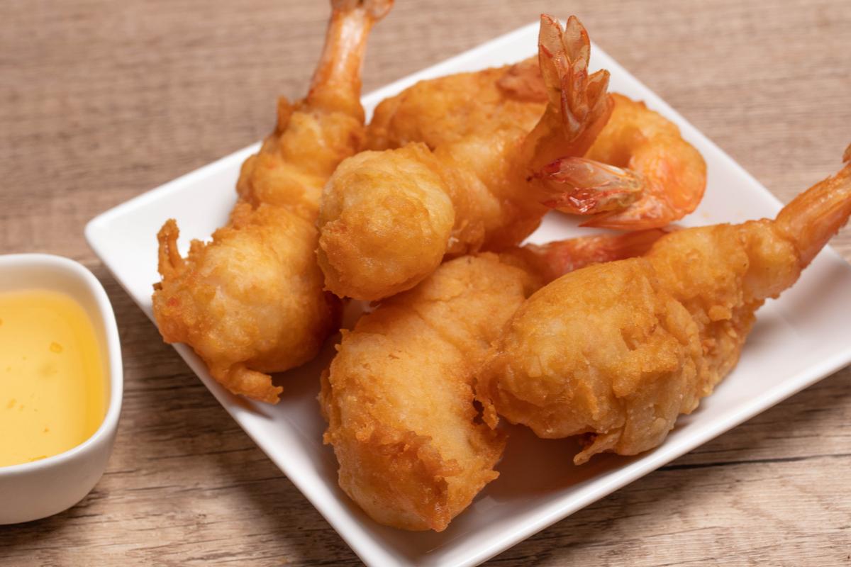 Cómo hacer gambas rebozadas: receta para que queden crujientes