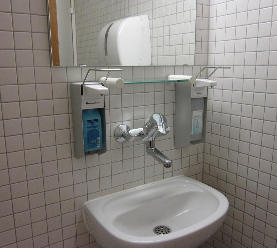 Cómo se escribe lavabo o lababo