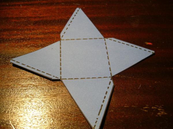 piramide cuadrangular molde