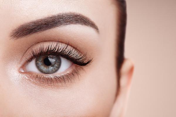 Doe eyes: qué es y en qué consiste esta técnica para maquillarse los ojos