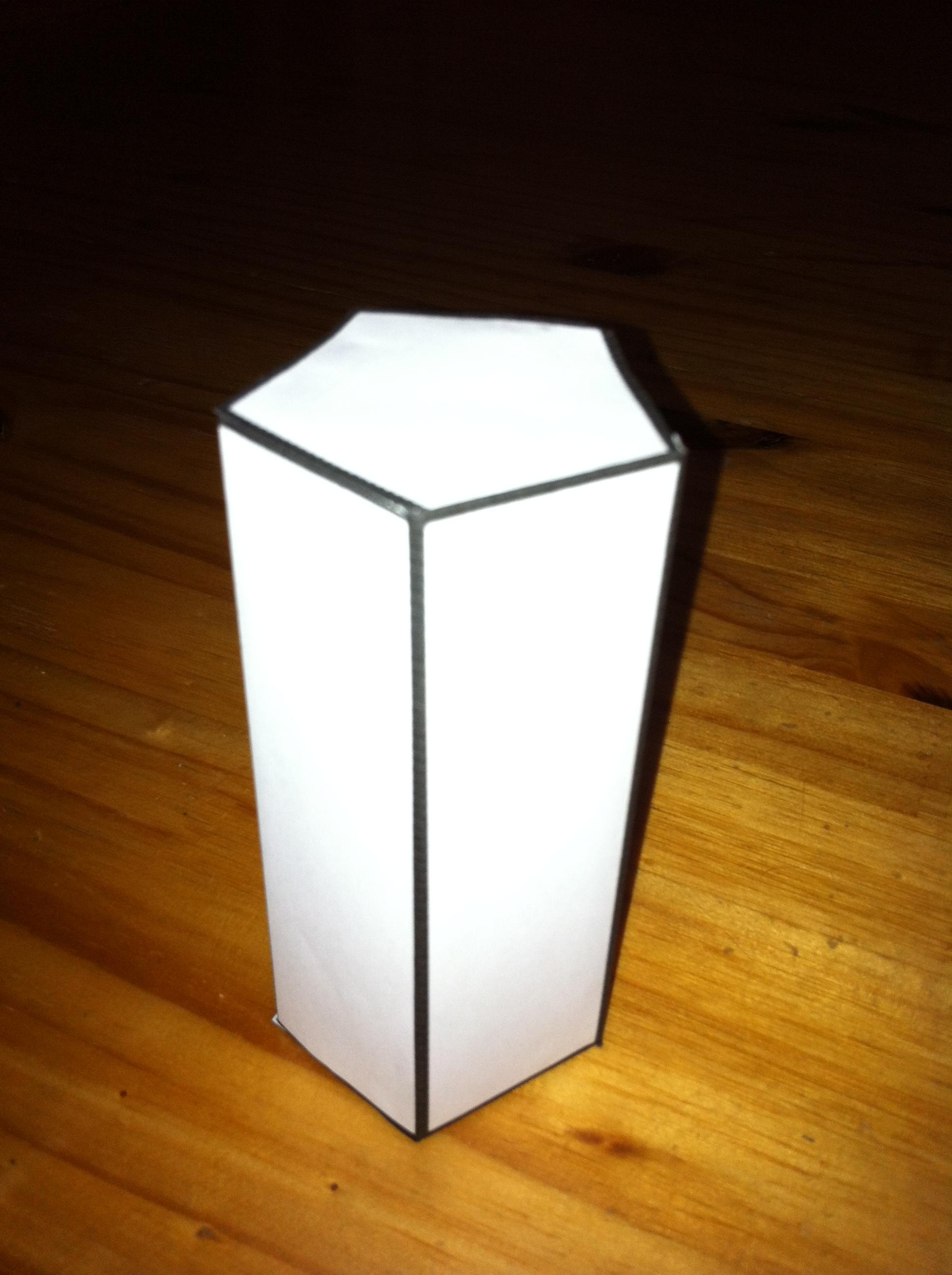 Cómo hacer un prisma con base pentagonal - 5 pasos