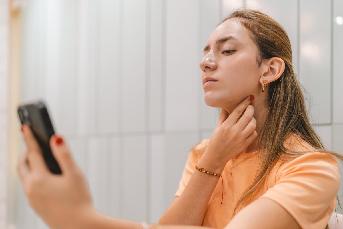 ¿Qué es el mewing? ¿Es peligroso hacerlo? - Conoce cómo se hace y sus ...