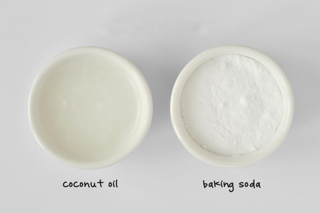 Cómo QUITAR lo negro de los CODOS - Causas y remedios caseros