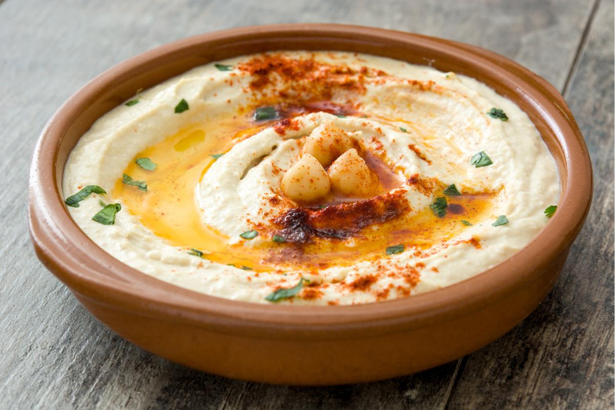 Cómo hacer hummus casero de garbanzos: receta saludable y tradicional