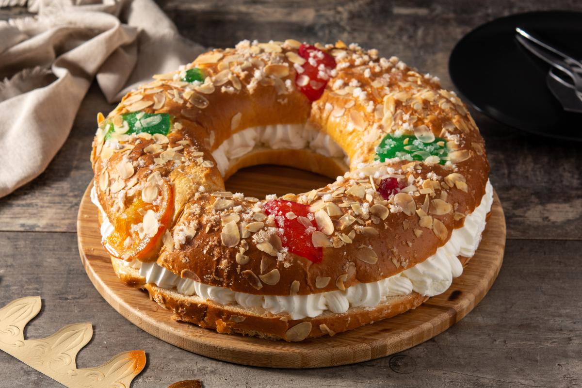 Roscón de Reyes con nata: receta tradicional con relleno