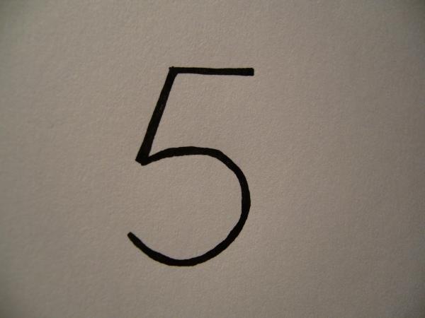 Cómo dibujar el número 5 de forma original - 6 pasos