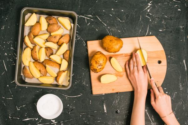 Cómo cortar patatas en gajos paso a paso - ¡Trucos y receta!