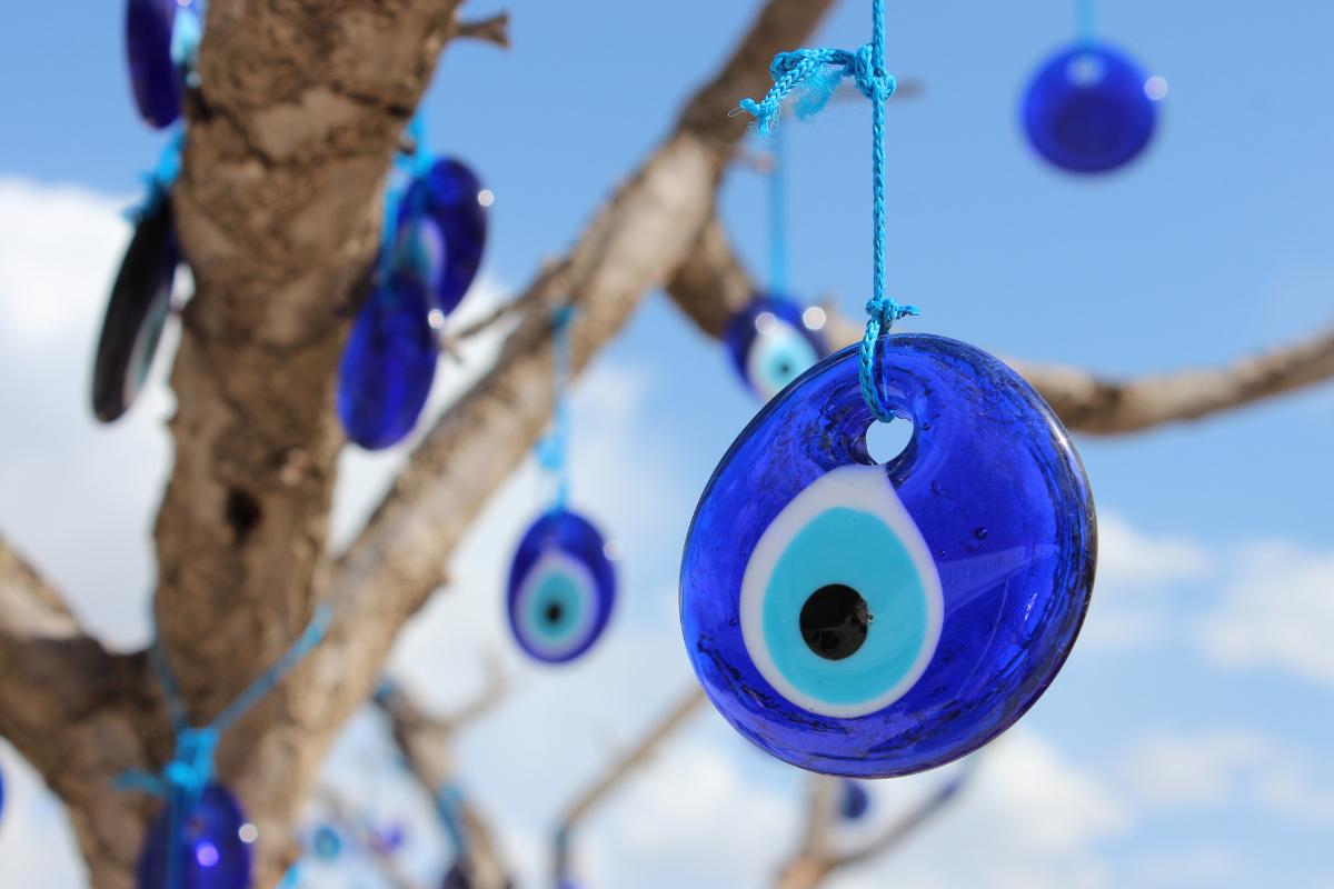 Cómo usar el ojo turco - ¡Descubre qué es, de dónde proviene y los ...