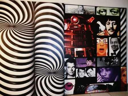 Cómo hacer una fiesta temática de los años 60 - 8 pasos