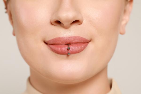 7 Tipos de piercing en el labio - Modelos únicos y elegantes