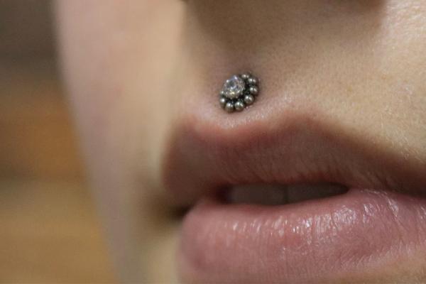 7 Tipos de piercing en el labio - Modelos únicos y elegantes