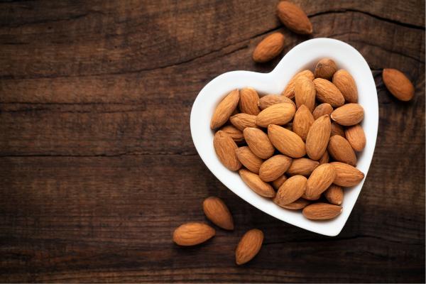 almendras son frutas