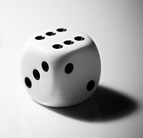 Cuál es la diferencia entre asar y azar